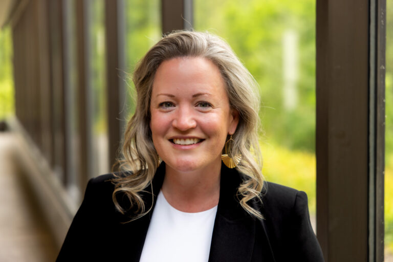 Lisa Magnuson - CRA | Admired Leadership